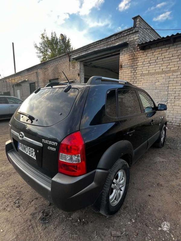 Хендай Туксон 2007 в Вильнюс на AUTOMOTO.COM.LV Черный Хендай Туксон 2007 в Вильнюс, объемом двигателя 1.99 л и пробегом 244 тыс. км за 3200 €, фото 6 на AUTOMOTO.COM.LV