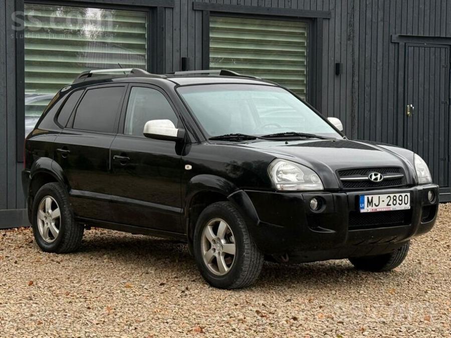 Melns Hyundai Tucson 2007 Jelgava, ar dzinēja tilpumu 2.00 L un nobraukumu 0 tūkst. km par 2150 €, foto 4 vietnē AUTOMOTO.COM.LV