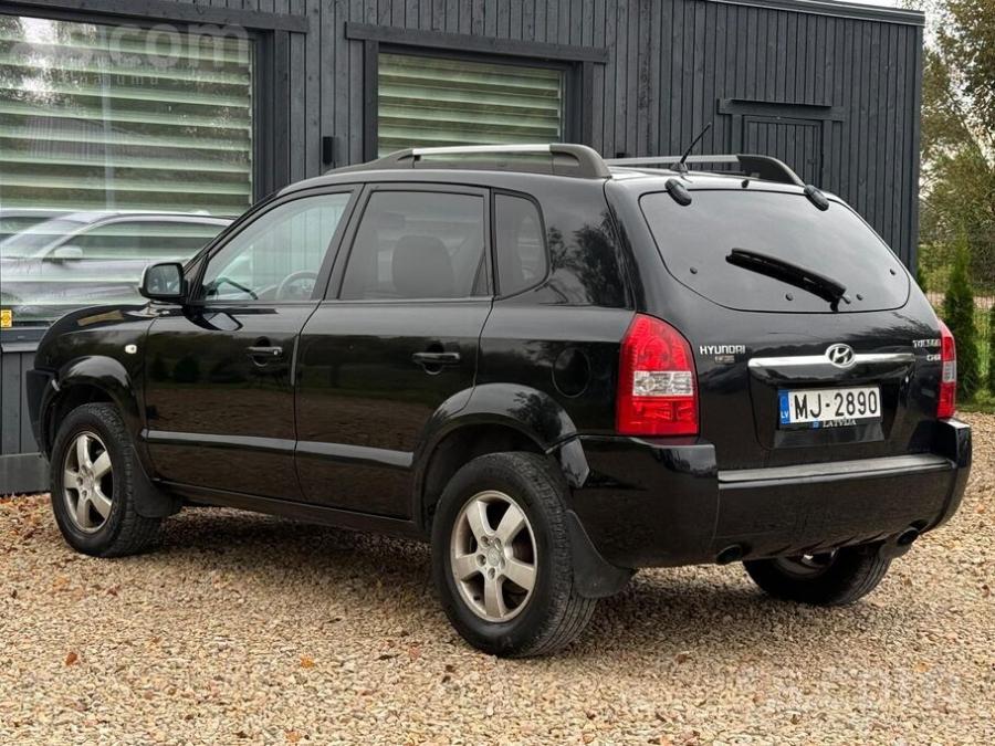 Melns Hyundai Tucson 2007 Jelgava, ar dzinēja tilpumu 2.00 L un nobraukumu 0 tūkst. km par 2150 €, foto 5 vietnē AUTOMOTO.COM.LV