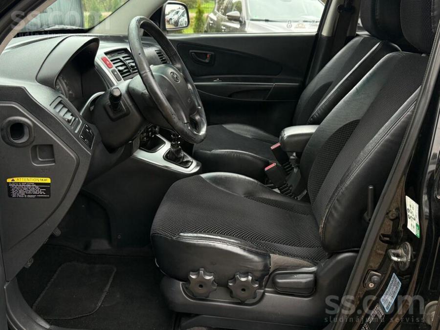 Melns Hyundai Tucson 2007 Jelgava, ar dzinēja tilpumu 2.00 L un nobraukumu 0 tūkst. km par 2150 €, foto 9 vietnē AUTOMOTO.COM.LV