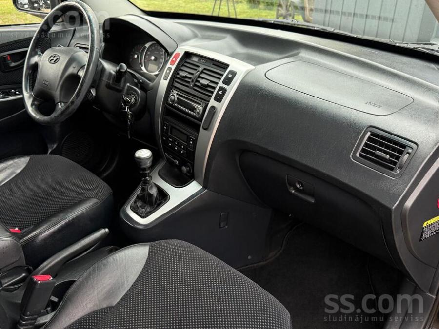 Melns Hyundai Tucson 2007 Jelgava, ar dzinēja tilpumu 2.00 L un nobraukumu 0 tūkst. km par 2150 €, foto 17 vietnē AUTOMOTO.COM.LV