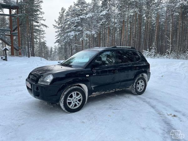 Melns Hyundai Tucson 2008 Alīta, ar dzinēja tilpumu 2.00 L un nobraukumu 314 tūkst. km par 3500 €, foto 4 vietnē AUTOMOTO.COM.LV