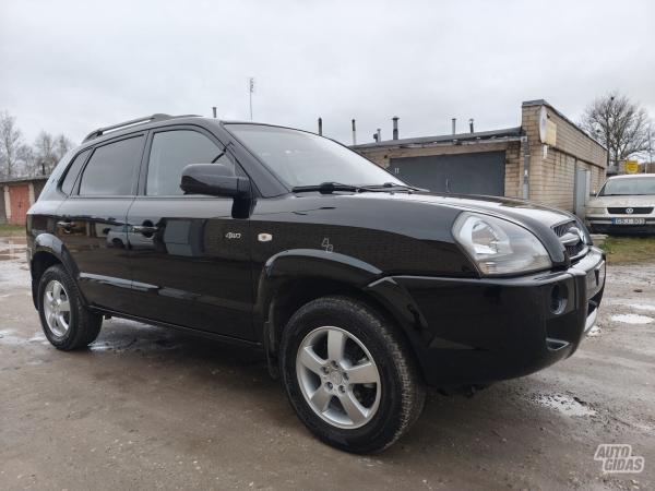 Melns Hyundai Tucson 2008 Marijampole, ar dzinēja tilpumu 2.00 L un nobraukumu 267 tūkst. km par 3499 €, foto 2 vietnē AUTOMOTO.COM.LV