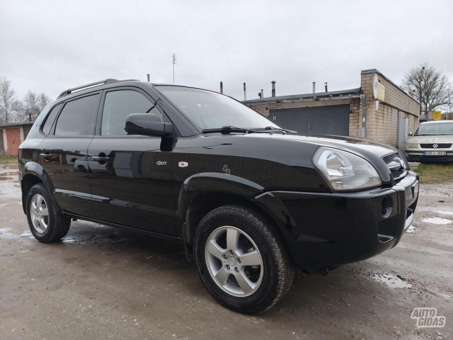 Melns Hyundai Tucson 2008 Marijampole, ar dzinēja tilpumu 2.00 L un nobraukumu 267 tūkst. km par 3499 €, foto 2 vietnē AUTOMOTO.COM.LV