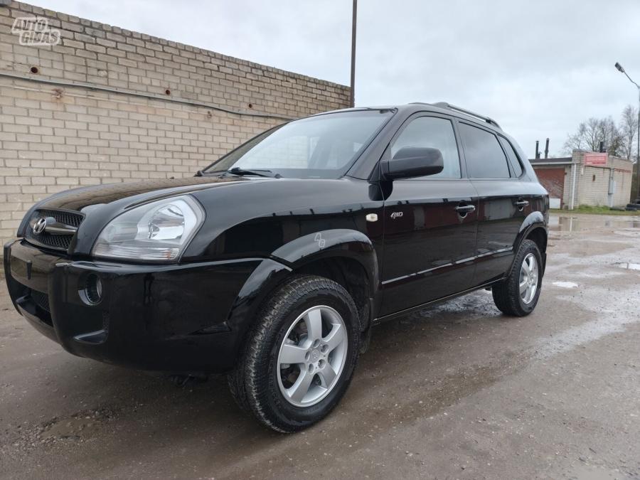 Melns Hyundai Tucson 2008 Marijampole, ar dzinēja tilpumu 2.00 L un nobraukumu 267 tūkst. km par 3499 €, foto 3 vietnē AUTOMOTO.COM.LV