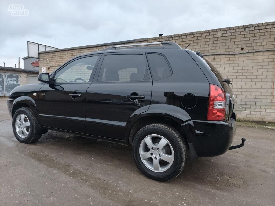 Melns Hyundai Tucson 2008 Marijampole, ar dzinēja tilpumu 2.00 L un nobraukumu 267 tūkst. km par 3499 €, foto 5 vietnē AUTOMOTO.COM.LV