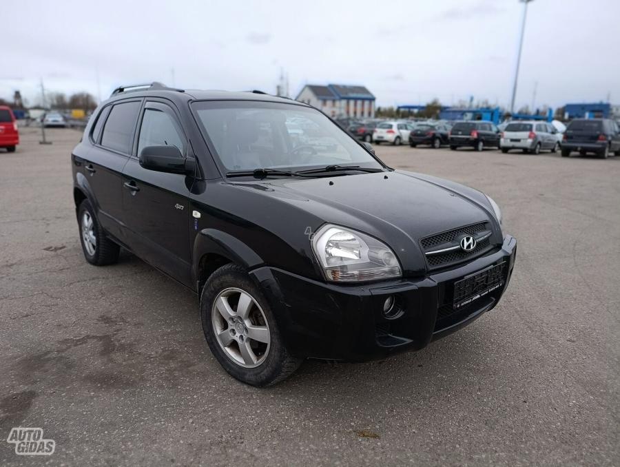 Black Hyundai Tucson 2008 in Marijampole, with an engine capacity of 2.00 L and mileage of 185 thousand km for 2400 €, photo 5 on AUTOMOTO.COM.LV