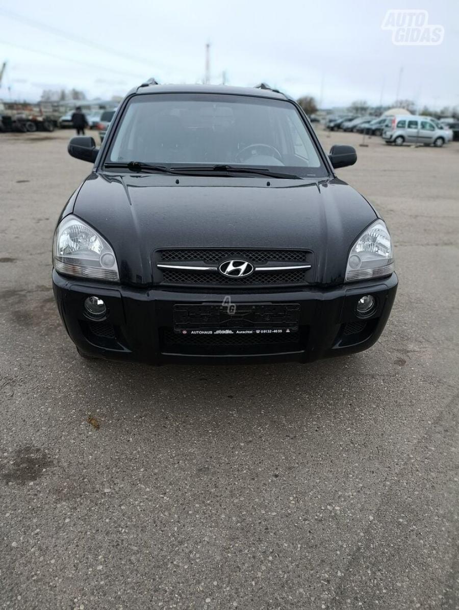 Black Hyundai Tucson 2008 in Marijampole, with an engine capacity of 2.00 L and mileage of 185 thousand km for 2400 €, photo 8 on AUTOMOTO.COM.LV