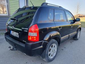 Black Hyundai Tucson 2008 in Siauliai, with an engine capacity of 2.00 L and mileage of 289 thousand km for 2900 €, photo  on AUTOMOTO.COM.LV