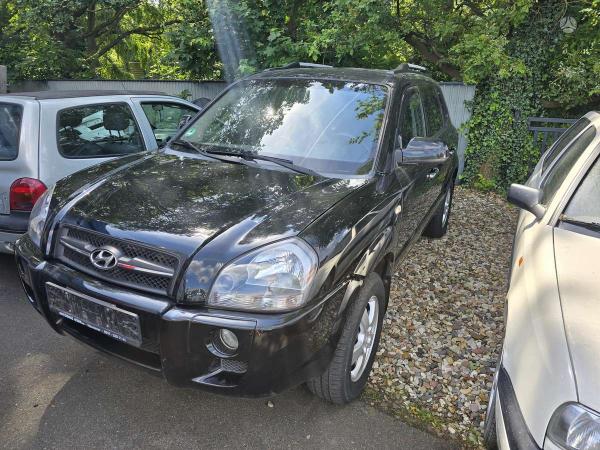 Black Hyundai Tucson 2008 in Marijampole, with an engine capacity of 1.98 L and mileage of 112 thousand km for 3900 €, photo 1 on AUTOMOTO.COM.LV