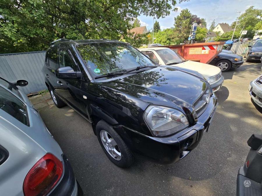 Melns Hyundai Tucson 2008 Marijampole, ar dzinēja tilpumu 1.98 L un nobraukumu 112 tūkst. km par 3900 €, foto 3 vietnē AUTOMOTO.COM.LV
