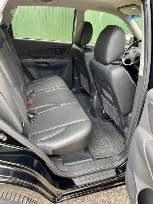 Black Hyundai Tucson 2008 in Telschi, with an engine capacity of 1.98 L and mileage of 245 thousand km for 2750 €, photo 18 on AUTOMOTO.COM.LV