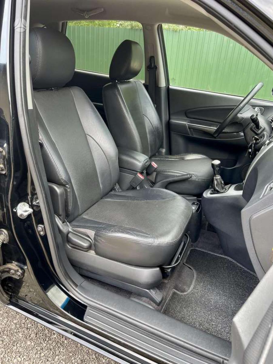 Black Hyundai Tucson 2008 in Telschi, with an engine capacity of 1.98 L and mileage of 245 thousand km for 2750 €, photo 20 on AUTOMOTO.COM.LV
