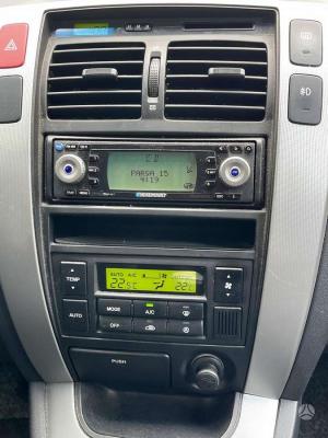 Black Hyundai Tucson 2008 in Telschi, with an engine capacity of 1.98 L and mileage of 245 thousand km for 2750 €, photo 24 on AUTOMOTO.COM.LV