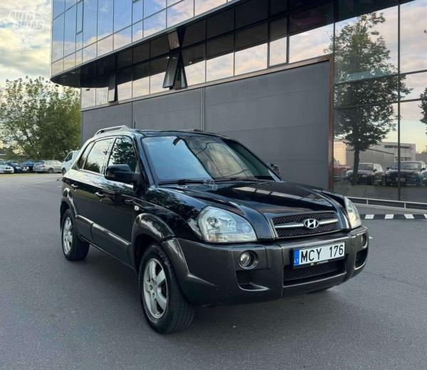 Melns Hyundai Tucson 2008 Viļņa, ar dzinēja tilpumu 2.00 L un nobraukumu 309 tūkst. km par 1799 €, foto 3 vietnē AUTOMOTO.COM.LV
