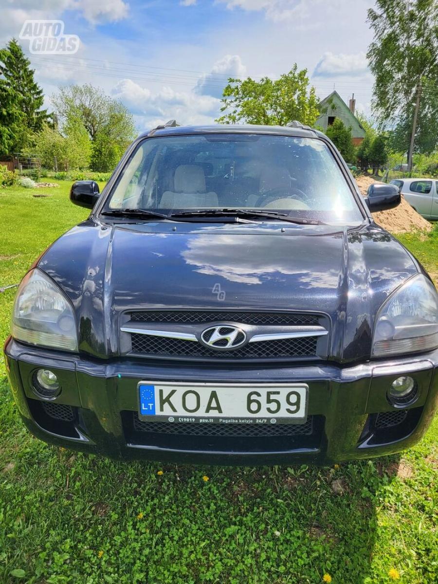 Melns Hyundai Tucson 2009 Zarasai, ar dzinēja tilpumu 2.00 L un nobraukumu 278 tūkst. km par 3700 €, foto 1 vietnē AUTOMOTO.COM.LV