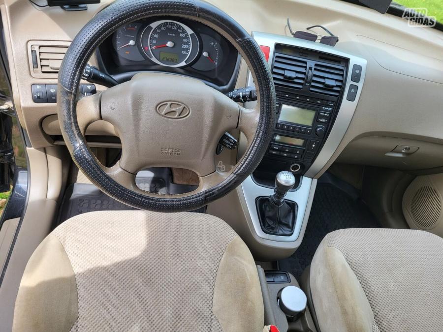Melns Hyundai Tucson 2009 Zarasai, ar dzinēja tilpumu 2.00 L un nobraukumu 278 tūkst. km par 3700 €, foto 4 vietnē AUTOMOTO.COM.LV