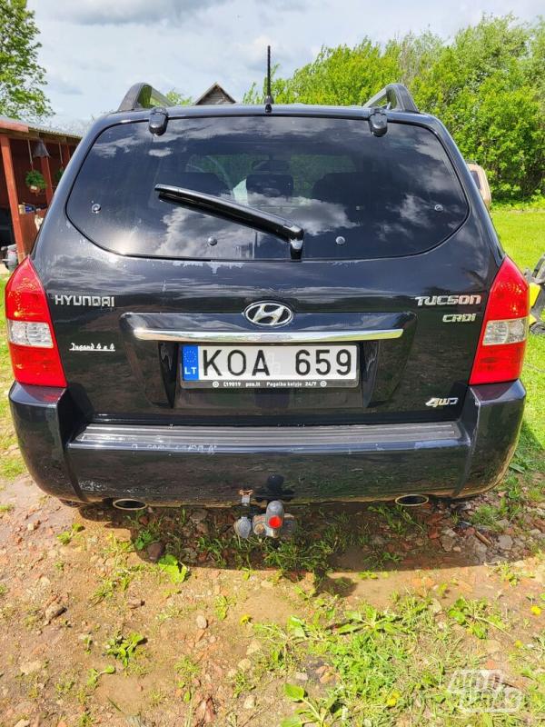 Black Hyundai Tucson 2009 in Zarasai, with an engine capacity of 2.00 L and mileage of 278 thousand km for 3700 €, photo 9 on AUTOMOTO.COM.LV