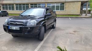 Melns Hyundai Tucson 2009 Viļņa, ar dzinēja tilpumu 2.00 L un nobraukumu 130 tūkst. km par 2750 €, foto  vietnē AUTOMOTO.COM.LV