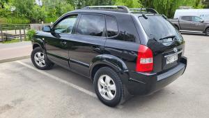 Black Hyundai Tucson 2009 in Vilnius, with an engine capacity of 2.00 L and mileage of 130 thousand km for 2750 €, photo 7 on AUTOMOTO.COM.LV