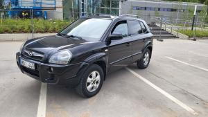 Black Hyundai Tucson 2009 in Vilnius, with an engine capacity of 2.00 L and mileage of 130 thousand km for 2750 €, photo 8 on AUTOMOTO.COM.LV