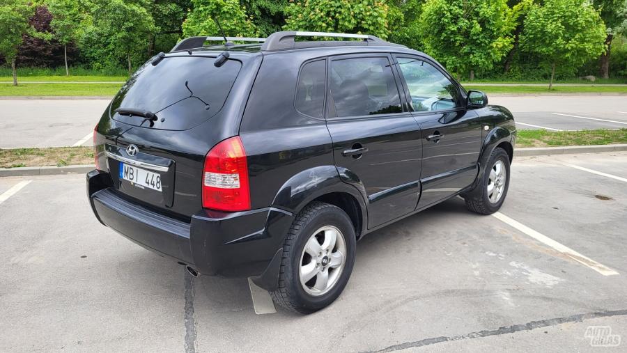 Black Hyundai Tucson 2009 in Vilnius, with an engine capacity of 2.00 L and mileage of 130 thousand km for 2750 €, photo 11 on AUTOMOTO.COM.LV