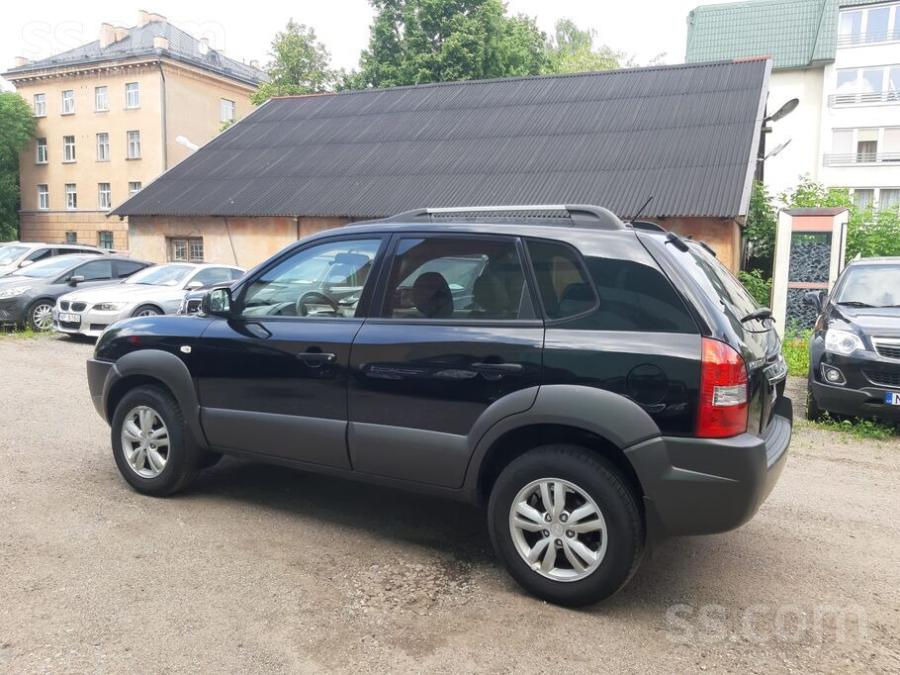 Melns Hyundai Tucson 2009 Daugavpils, ar dzinēja tilpumu 2.00 L un nobraukumu 0 tūkst. km par 4150 €, foto 10 vietnē AUTOMOTO.COM.LV