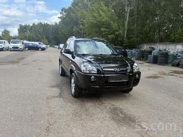 Melns Hyundai Tucson 2009 Rīga, ar dzinēja tilpumu 2.00 L un nobraukumu 0 tūkst. km par 4300 €, foto 1 vietnē AUTOMOTO.COM.LV