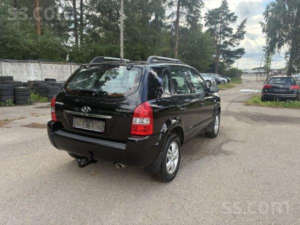 Melns Hyundai Tucson 2009 Rīga, ar dzinēja tilpumu 2.00 L un nobraukumu 0 tūkst. km par 4300 €, foto 3 vietnē AUTOMOTO.COM.LV