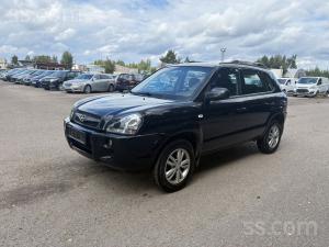 Black Hyundai Tucson 2009 in Riga, with an engine capacity of 2.00 L and mileage of 0 thousand km for 4300 €, photo 7 on AUTOMOTO.COM.LV