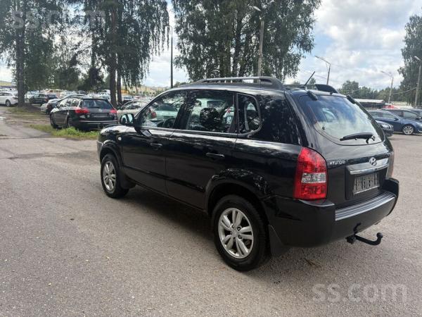 Melns Hyundai Tucson 2009 Rīga, ar dzinēja tilpumu 2.00 L un nobraukumu 0 tūkst. km par 4300 €, foto 7 vietnē AUTOMOTO.COM.LV