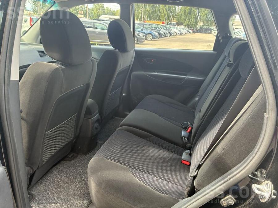 Black Hyundai Tucson 2009 in Riga, with an engine capacity of 2.00 L and mileage of 0 thousand km for 4300 €, photo 14 on AUTOMOTO.COM.LV