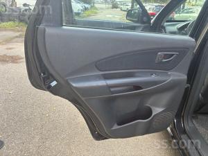 Black Hyundai Tucson 2009 in Riga, with an engine capacity of 2.00 L and mileage of 0 thousand km for 4300 €, photo 15 on AUTOMOTO.COM.LV