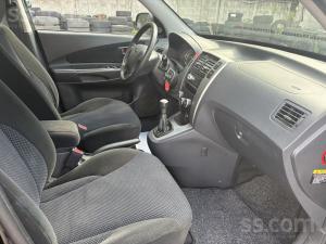 Black Hyundai Tucson 2009 in Riga, with an engine capacity of 2.00 L and mileage of 0 thousand km for 4300 €, photo 16 on AUTOMOTO.COM.LV