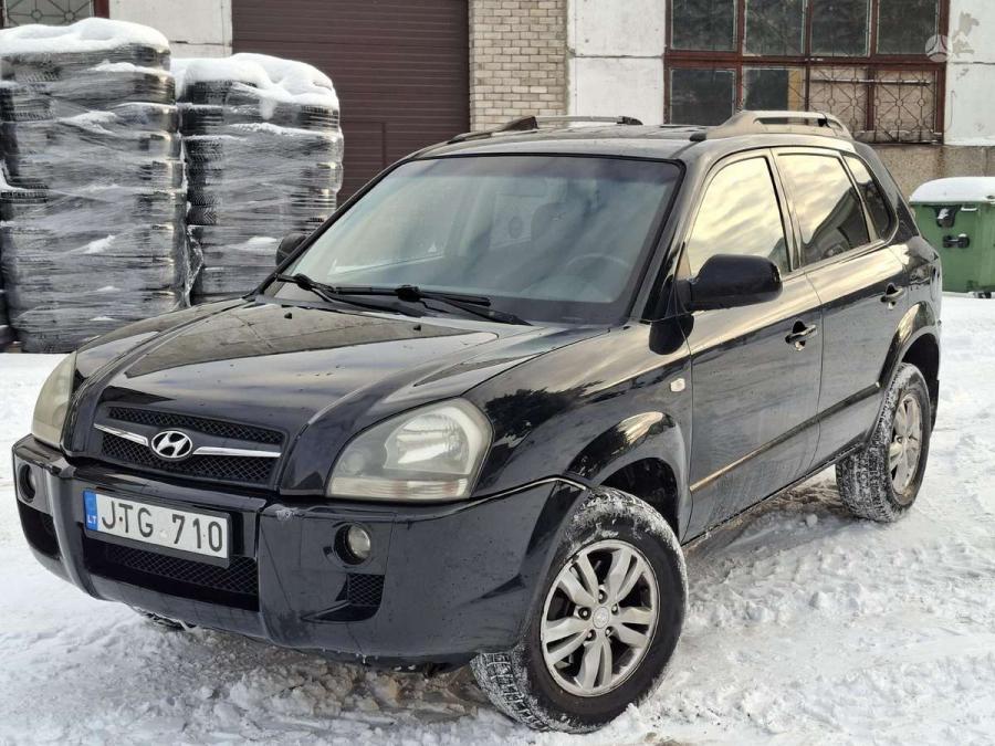 Melns Hyundai Tucson 2010 Šilutė, ar dzinēja tilpumu 2.00 L un nobraukumu 400 tūkst. km par 2750 €, foto 3 vietnē AUTOMOTO.COM.LV