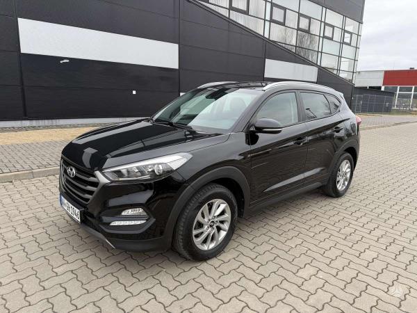 Black Hyundai Tucson 2015 in Kupiskis, with an engine capacity of 2.00 L and mileage of 201 thousand km for 11800 €, photo 1 on AUTOMOTO.COM.LV