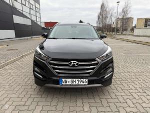 Black Hyundai Tucson 2015 in Kupiskis, with an engine capacity of 2.00 L and mileage of 201 thousand km for 11800 €, photo 2 on AUTOMOTO.COM.LV