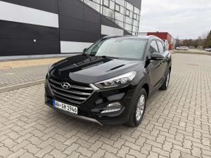 Black Hyundai Tucson 2015 in Kupiskis, with an engine capacity of 2.00 L and mileage of 201 thousand km for 11800 €, photo 8 on AUTOMOTO.COM.LV