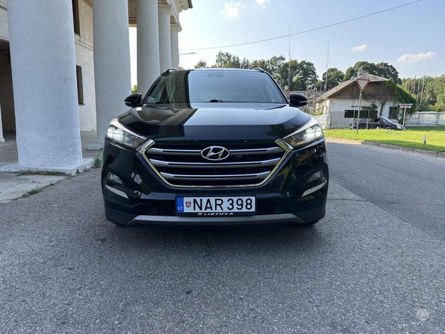 Melns Hyundai Tucson 2015 Viļņa, ar dzinēja tilpumu 2.00 L un nobraukumu 188 tūkst. km par 11000 €, foto 3 vietnē AUTOMOTO.COM.LV