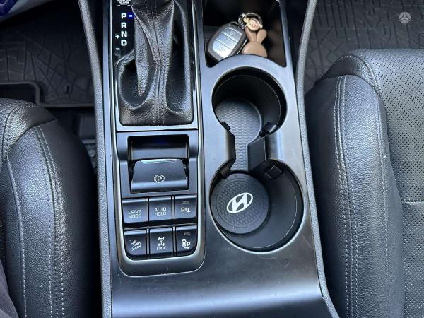 Melns Hyundai Tucson 2015 Viļņa, ar dzinēja tilpumu 2.00 L un nobraukumu 188 tūkst. km par 11000 €, foto 3 vietnē AUTOMOTO.COM.LV