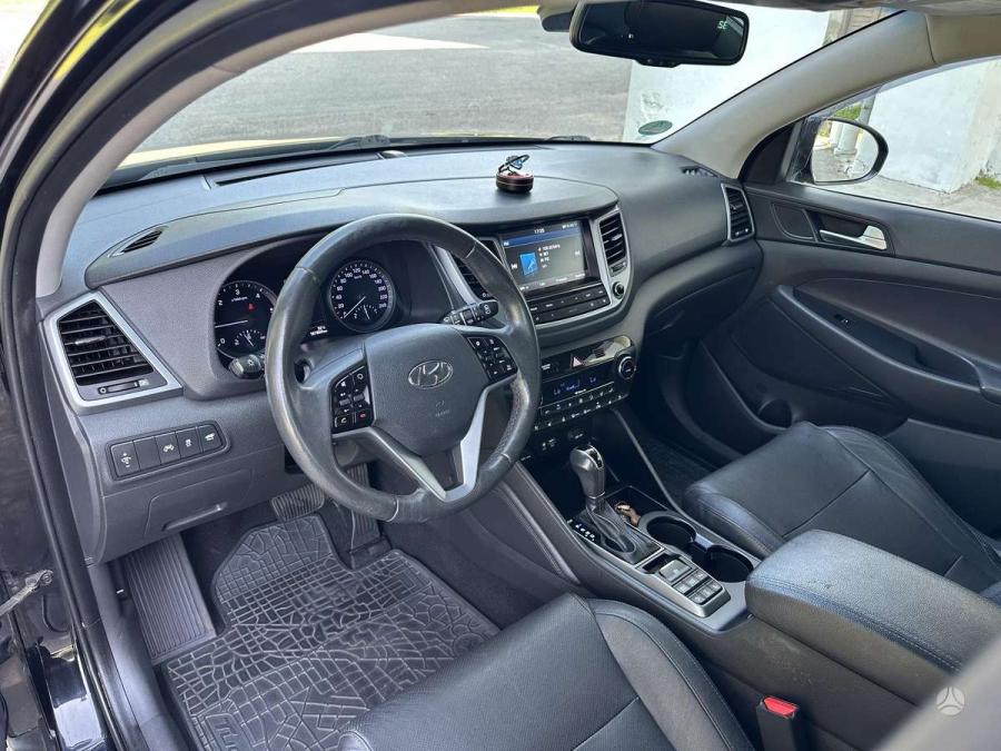 Melns Hyundai Tucson 2015 Viļņa, ar dzinēja tilpumu 2.00 L un nobraukumu 188 tūkst. km par 11000 €, foto 10 vietnē AUTOMOTO.COM.LV
