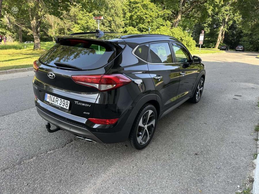 Melns Hyundai Tucson 2015 Viļņa, ar dzinēja tilpumu 2.00 L un nobraukumu 188 tūkst. km par 11000 €, foto 12 vietnē AUTOMOTO.COM.LV
