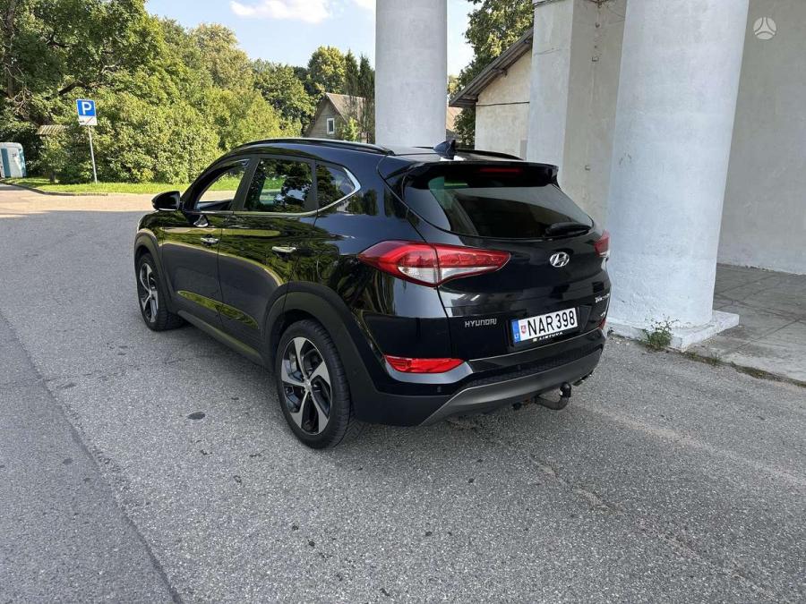 Melns Hyundai Tucson 2015 Viļņa, ar dzinēja tilpumu 2.00 L un nobraukumu 188 tūkst. km par 11000 €, foto 13 vietnē AUTOMOTO.COM.LV