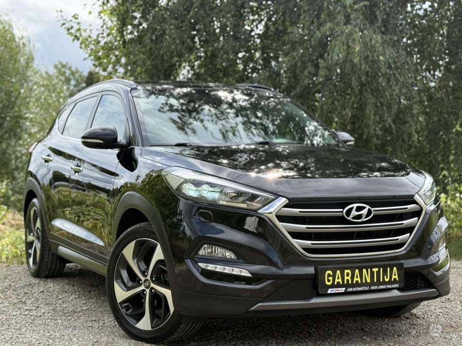 Melns Hyundai Tucson 2015 Šauļi, ar dzinēja tilpumu 2.00 L un nobraukumu 194 tūkst. km par 14750 €, foto 1 vietnē AUTOMOTO.COM.LV