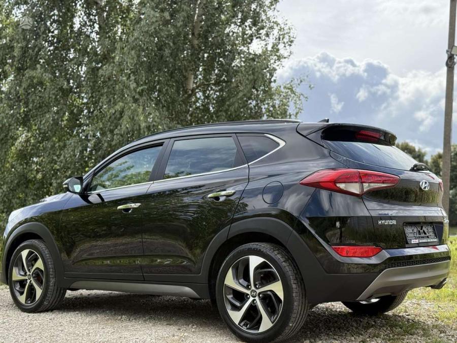 Melns Hyundai Tucson 2015 Šauļi, ar dzinēja tilpumu 2.00 L un nobraukumu 194 tūkst. km par 14750 €, foto 6 vietnē AUTOMOTO.COM.LV