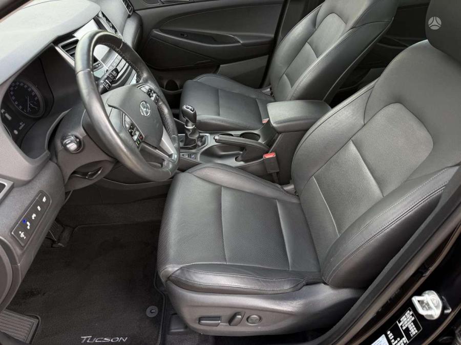 Melns Hyundai Tucson 2015 Šauļi, ar dzinēja tilpumu 2.00 L un nobraukumu 194 tūkst. km par 14750 €, foto 16 vietnē AUTOMOTO.COM.LV