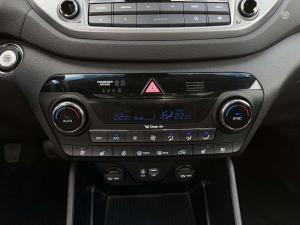 Melns Hyundai Tucson 2015 Šauļi, ar dzinēja tilpumu 2.00 L un nobraukumu 194 tūkst. km par 14750 €, foto 23 vietnē AUTOMOTO.COM.LV