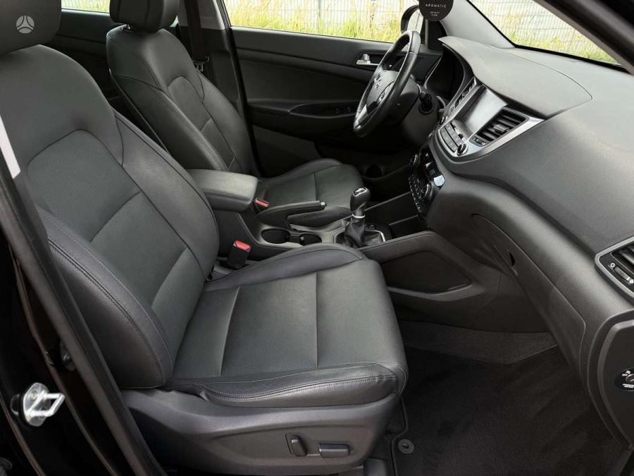 Melns Hyundai Tucson 2015 Šauļi, ar dzinēja tilpumu 2.00 L un nobraukumu 194 tūkst. km par 14750 €, foto 24 vietnē AUTOMOTO.COM.LV