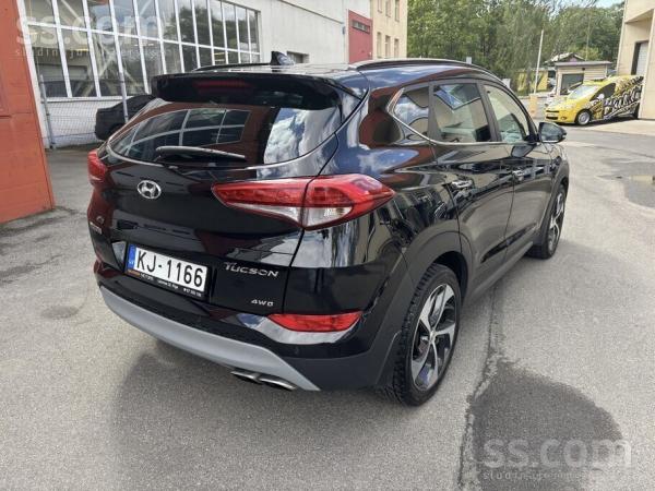 Melns Hyundai Tucson 2016 Rīga, ar dzinēja tilpumu 1.60 L un nobraukumu 166 tūkst. km par 11600 €, foto 3 vietnē AUTOMOTO.COM.LV