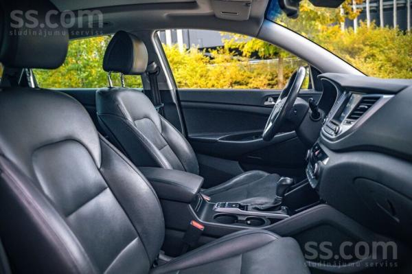 Black Hyundai Tucson 2016 in Riga, with an engine capacity of 1.60 L and mileage of 0 thousand km for 12990 €, photo 11 on AUTOMOTO.COM.LV